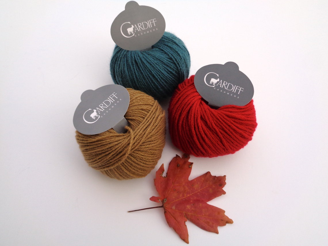 Red Worsted Weight Cashmere Yarn Christmas Red Cardiff | Etsy