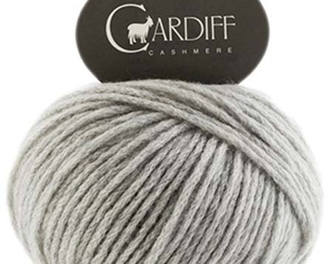 Red Worsted Weight Cashmere Yarn, Christmas Red, Cardiff Large, 564 ...
