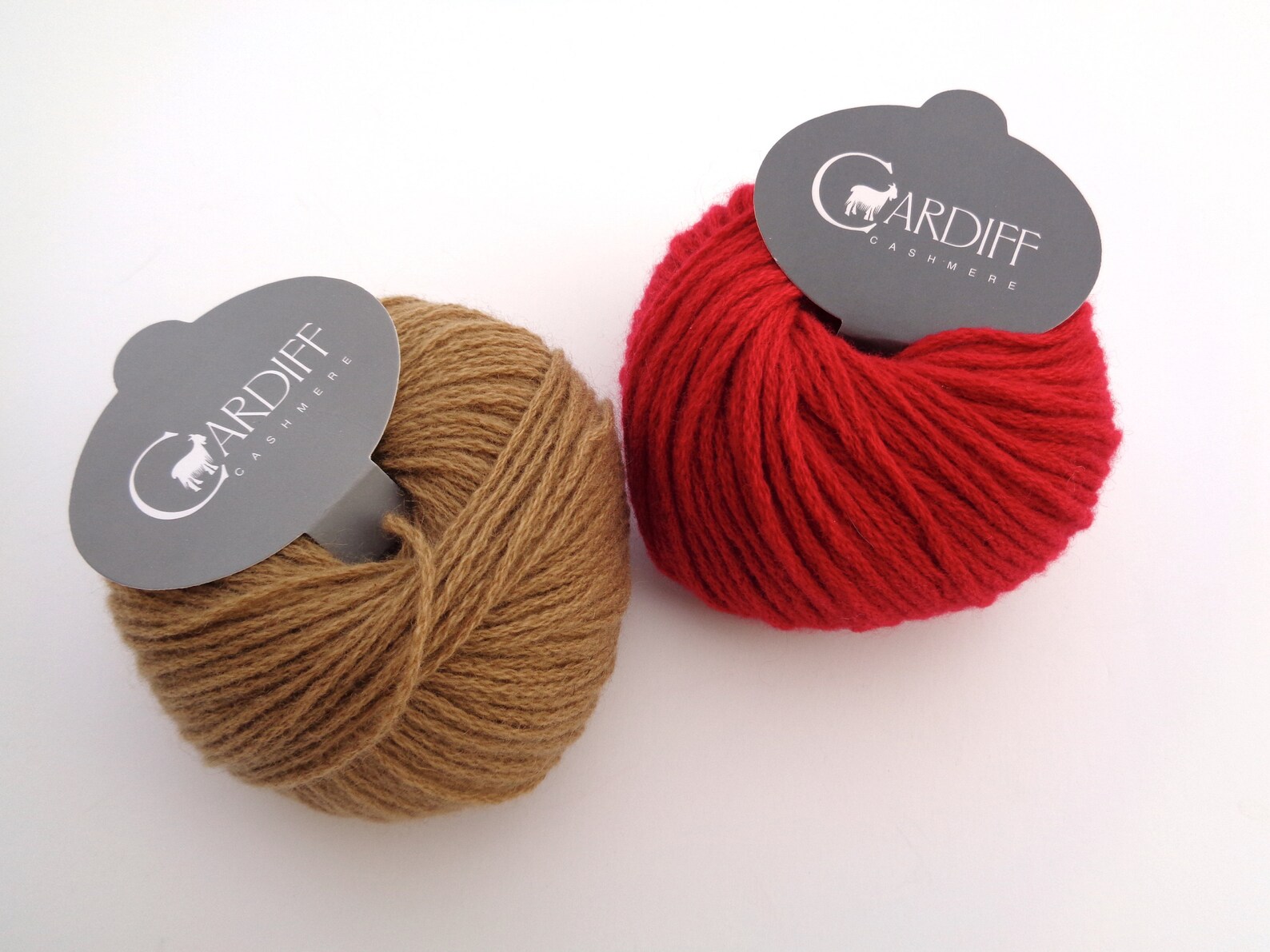 Red Worsted Weight Cashmere Yarn Christmas Red Cardiff | Etsy