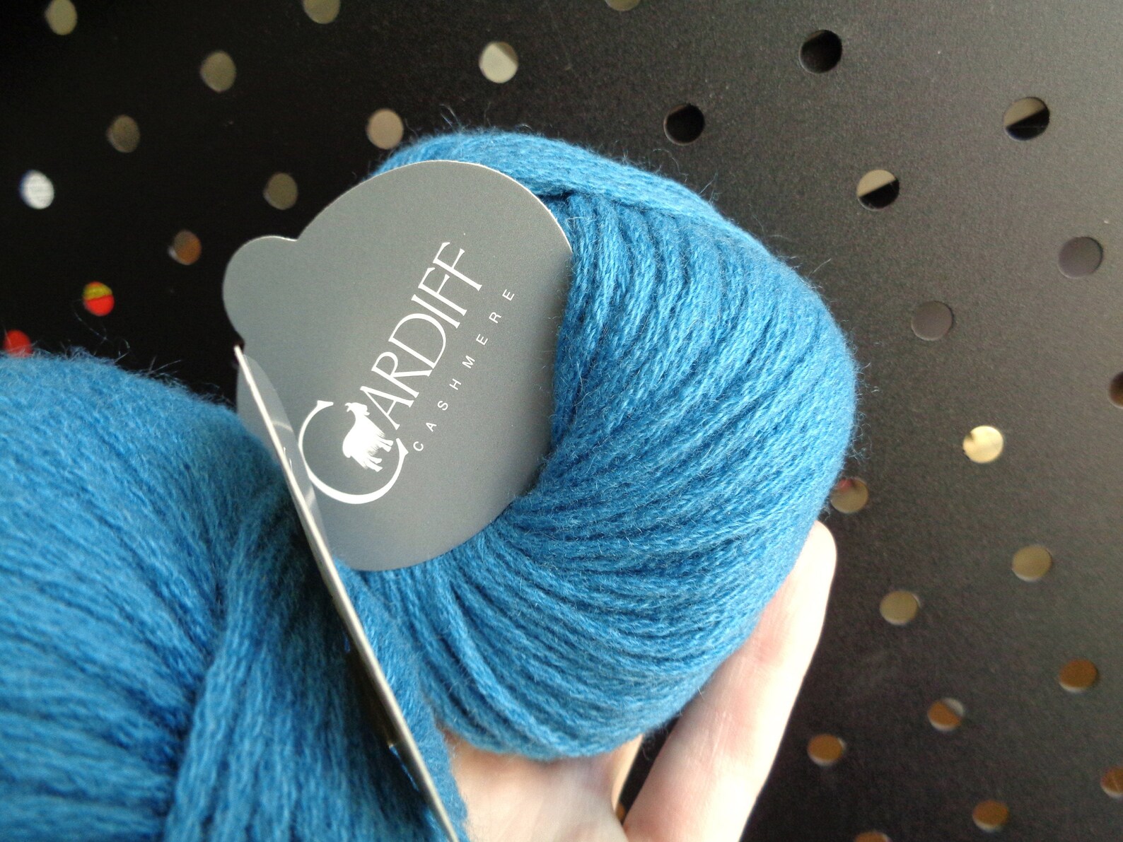 Worsted Weight Cashmere Yarn Cardiff Large Berry A Light | Etsy