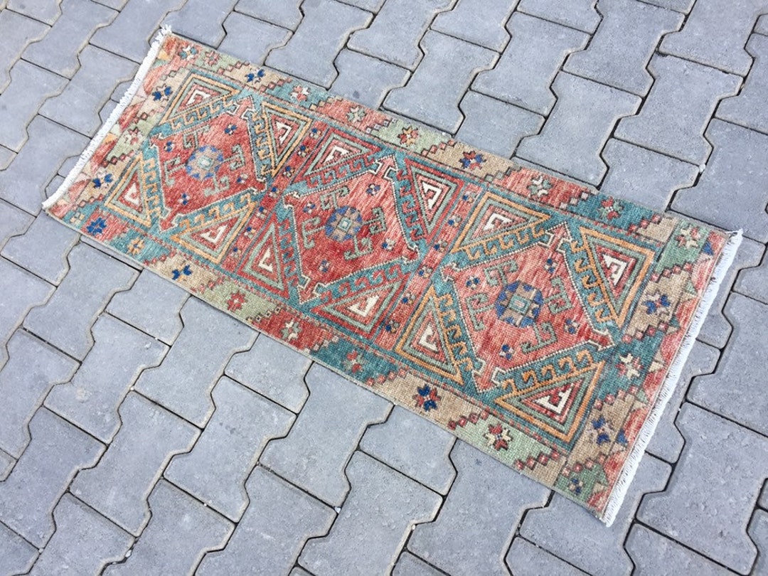 Handwoven Wool Rug: Vintage Turkish Bath Mat, Faded Geometric (20"x49 ...