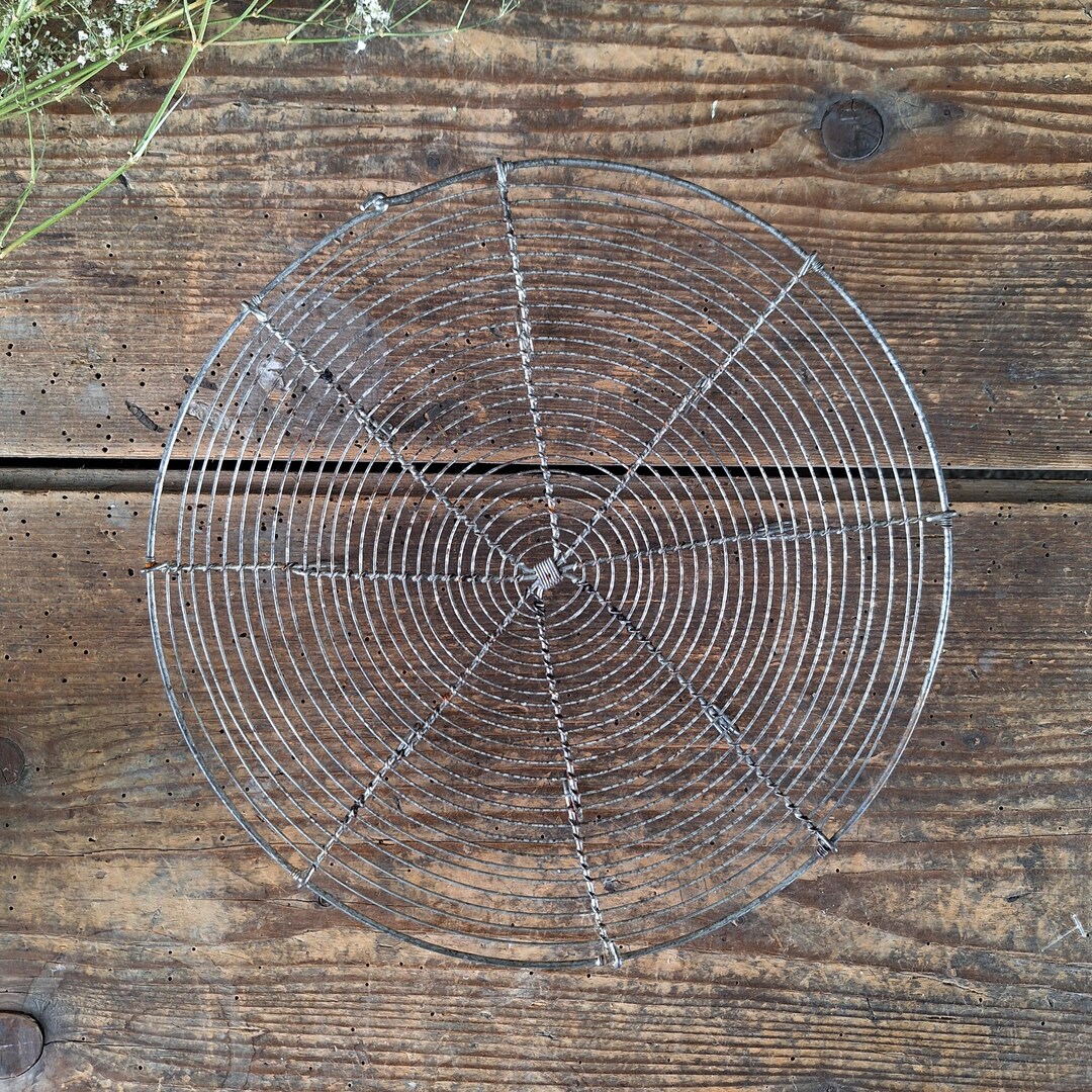 French Vintage Cooling Metal Wire Cake Holder, Round Wire Cooling Rack ...