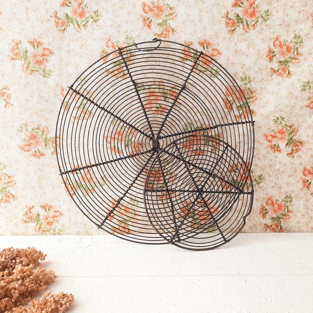 French Vintage Cooling Metal Wire Cake Holder, Round Wire Cooling Rack ...