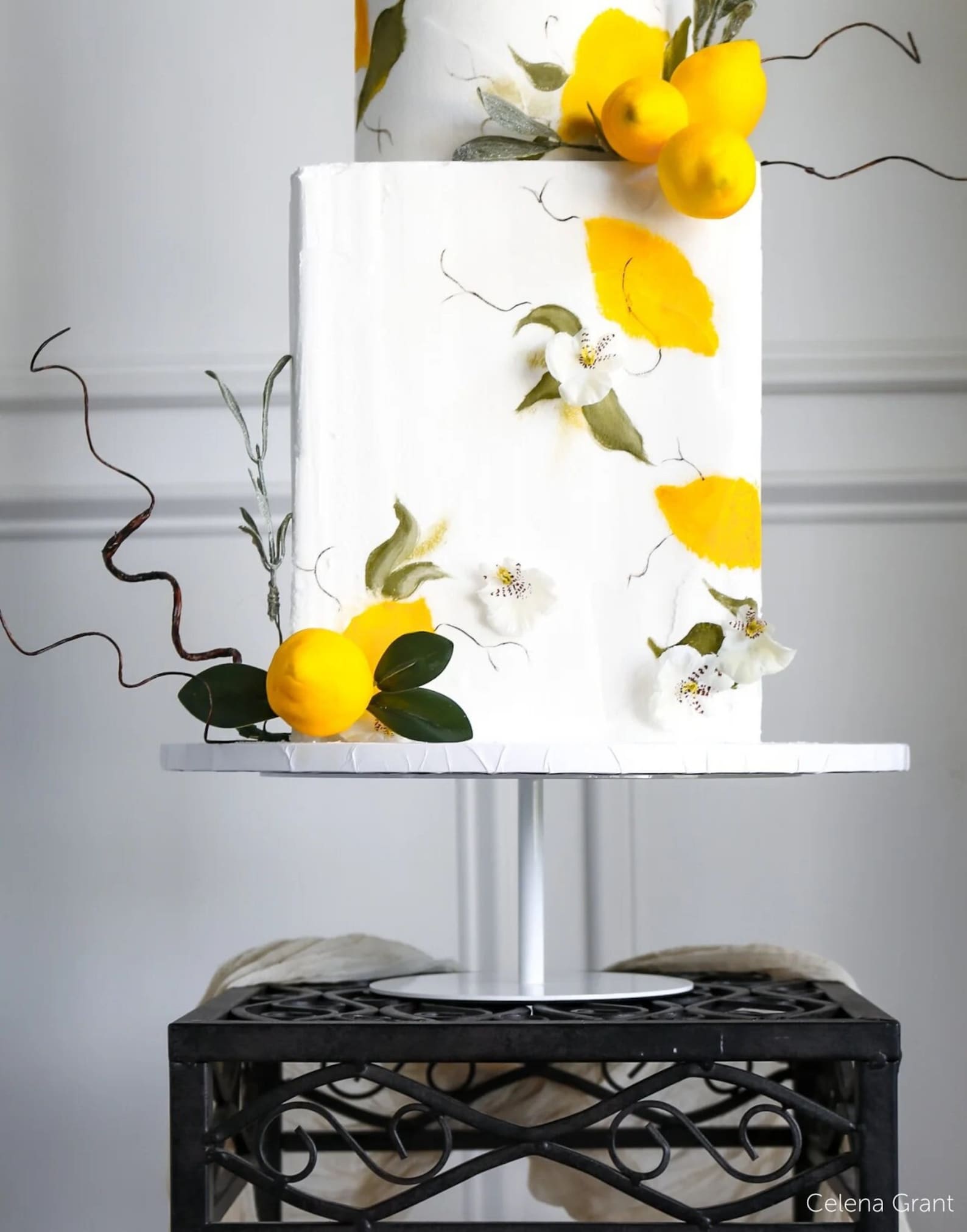 The Stiletto Cake Stand - Wedding Cake Pedestal - White Cake Riser ...