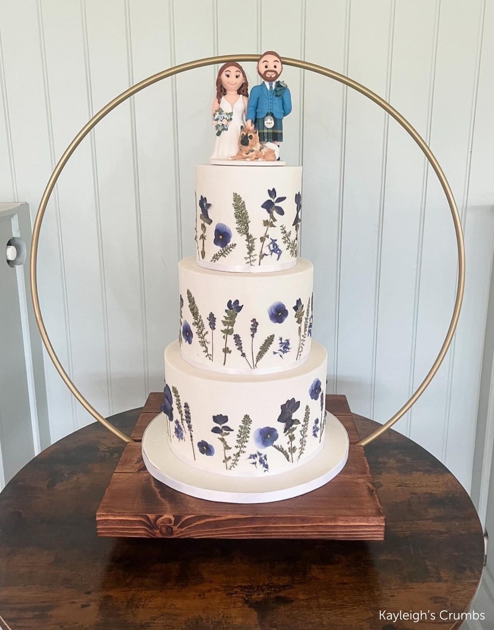 The Floral Hoop Stand - Floral Cake Stand - Flower Cake Hoop - Cake ...