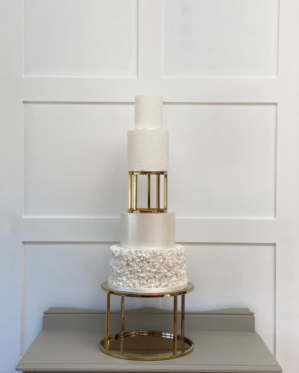 Round Metallic Gold Plinth - Large Metal Cake Stand - 14" Gold Cake ...