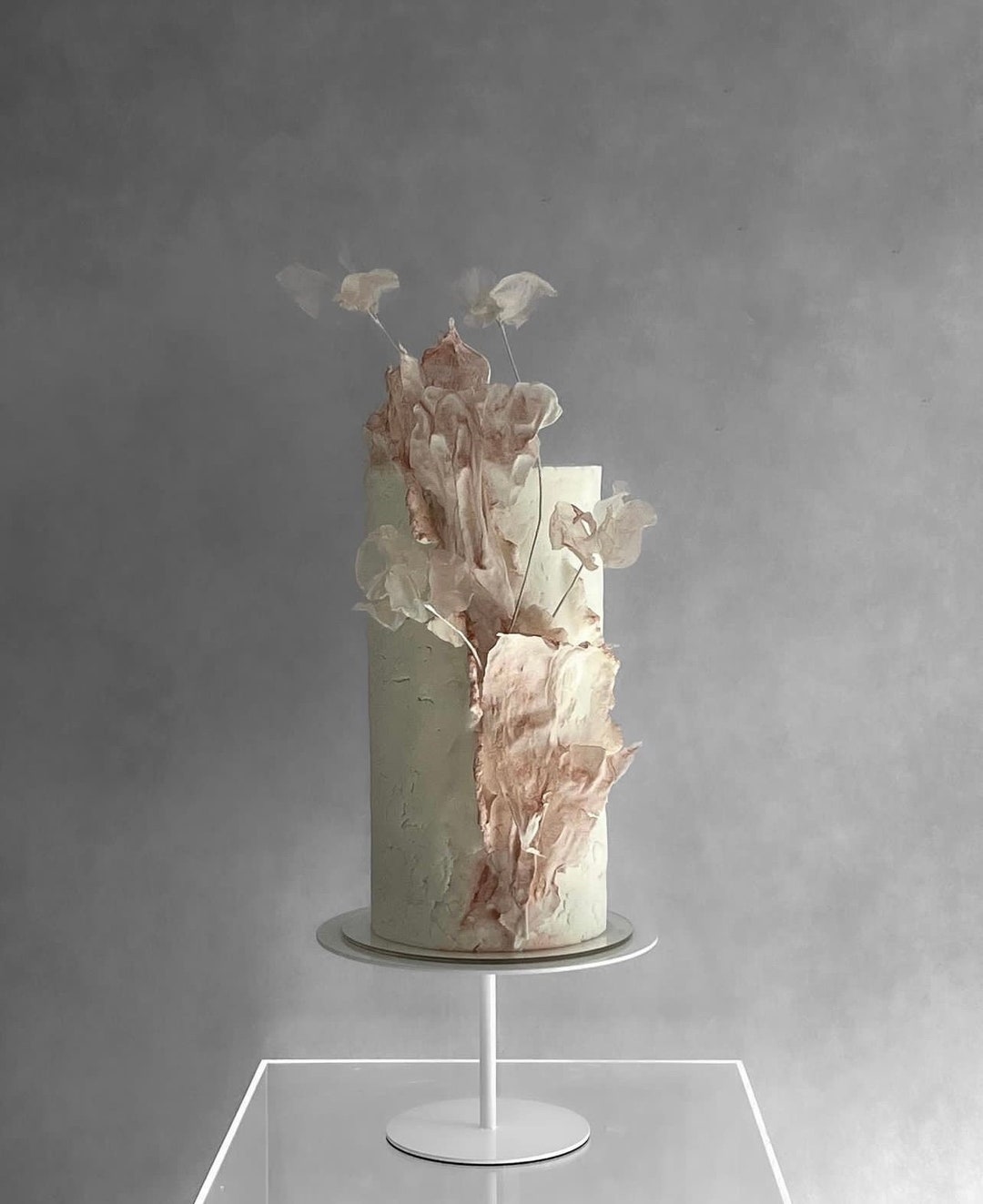 The Stiletto Cake Stand - Wedding Cake Pedestal - White Cake Riser ...