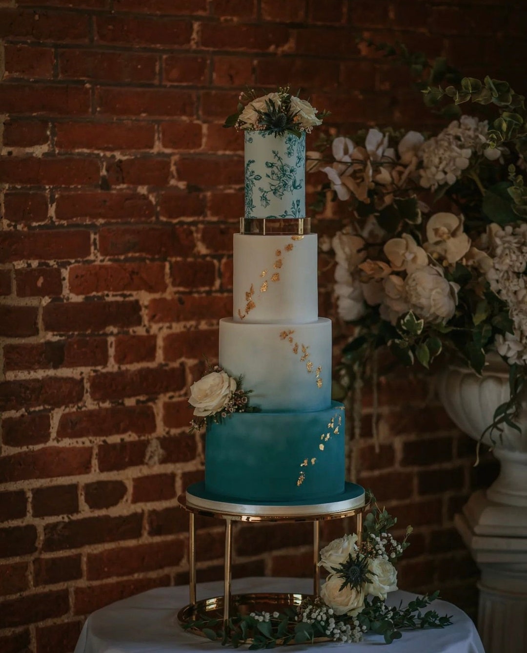 Round Metallic Gold Plinth - Large Metal Cake Stand - 14" Gold Cake ...