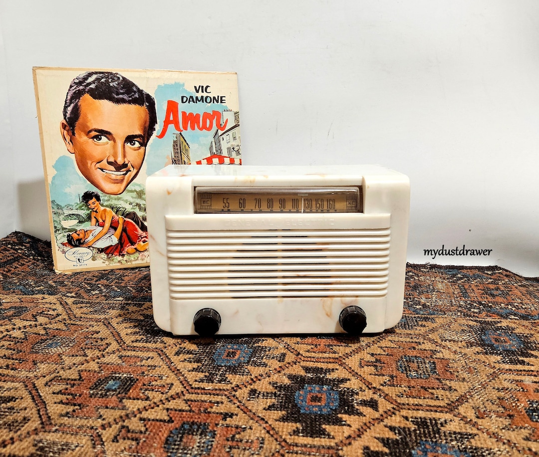 Vintage 1941 GE General Electric Marbled Beetle Plastic Tube Radio ...