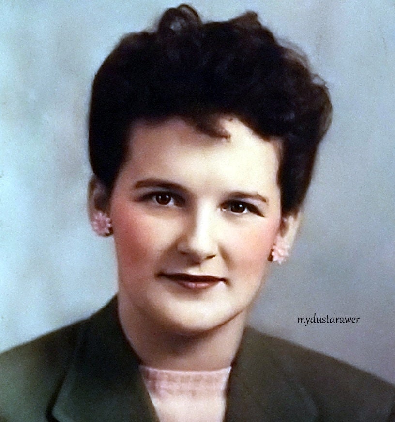 Vintage 1950s Colorized Photograph PRETTY GIRL Photo Very Confident ...