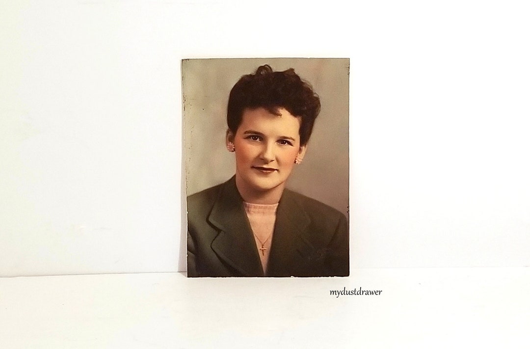 Vintage 1950s Colorized Photograph PRETTY GIRL Photo Very Confident ...