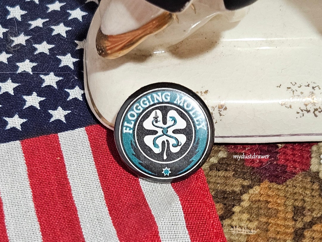 Vintage FLOGGING MOLLY Metal Button Lapel Pin Ireland Celtic Punk Irish ...