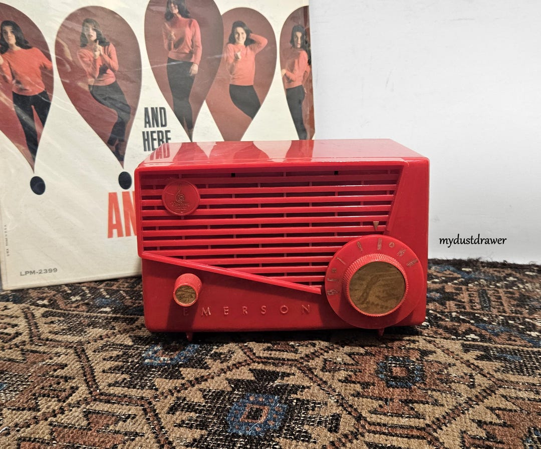 Vintage 1957 EMERSON Red Plastic Retro Tube RADIO Model #851 US Made ...