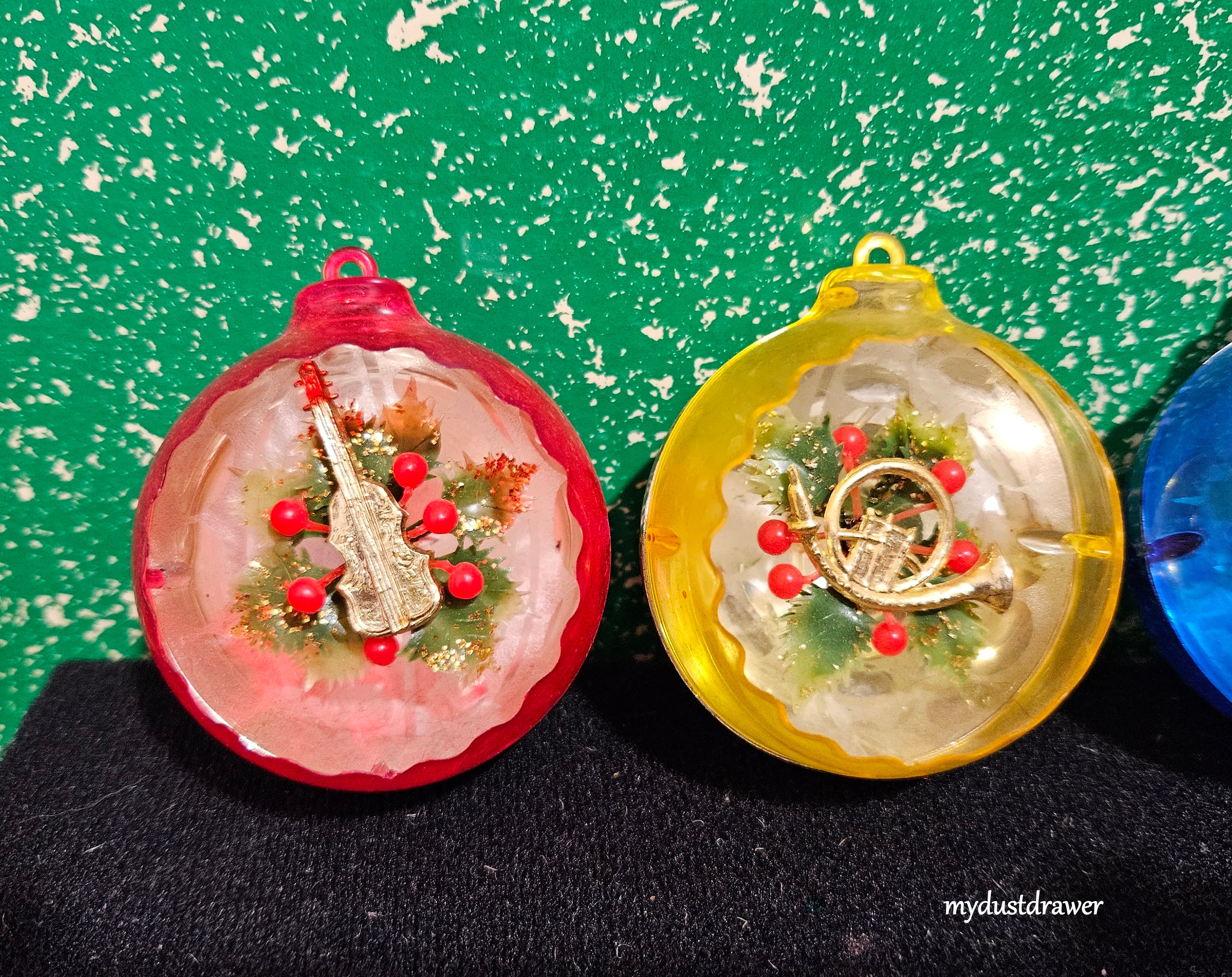 Vintage 1960s Retro Round PLASTIC Musical Instruments Christmas ...