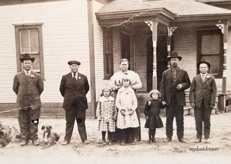 Antique Turn of the Century 1900s Family PORTRAIT Photo Cabinet ...
