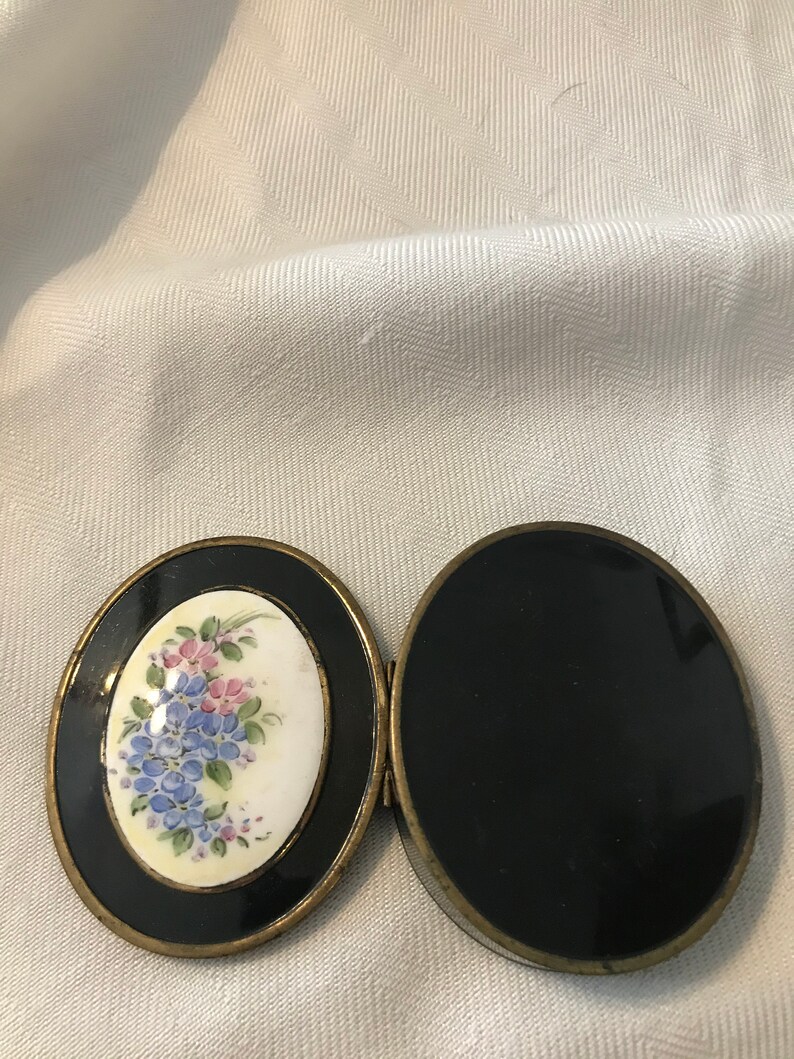 VINTAGE Enamel and Metal Floral Compact - Etsy