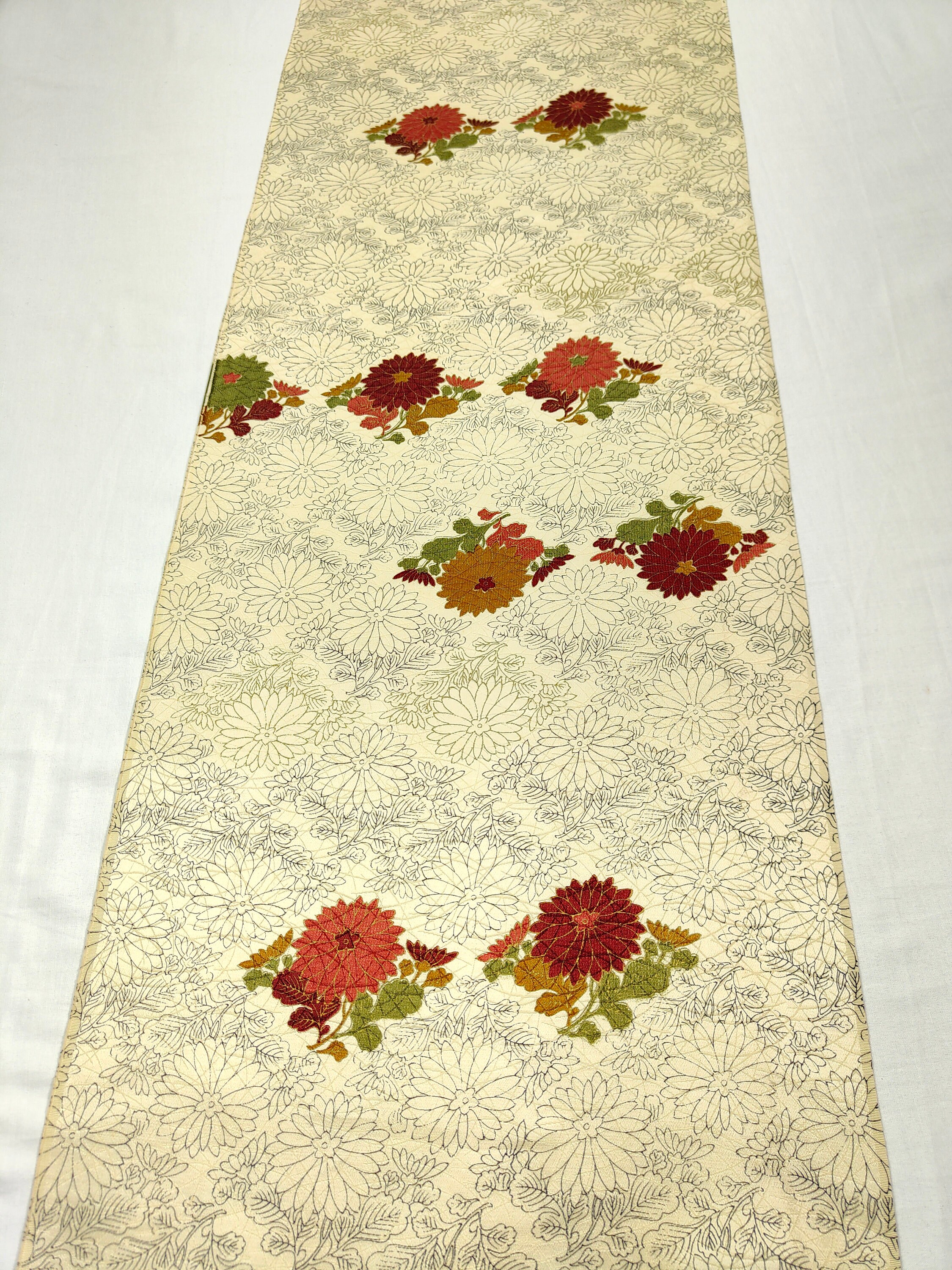 Vintage Japanese Kimono Fabricused Silk Flower Pattern the Ground ...