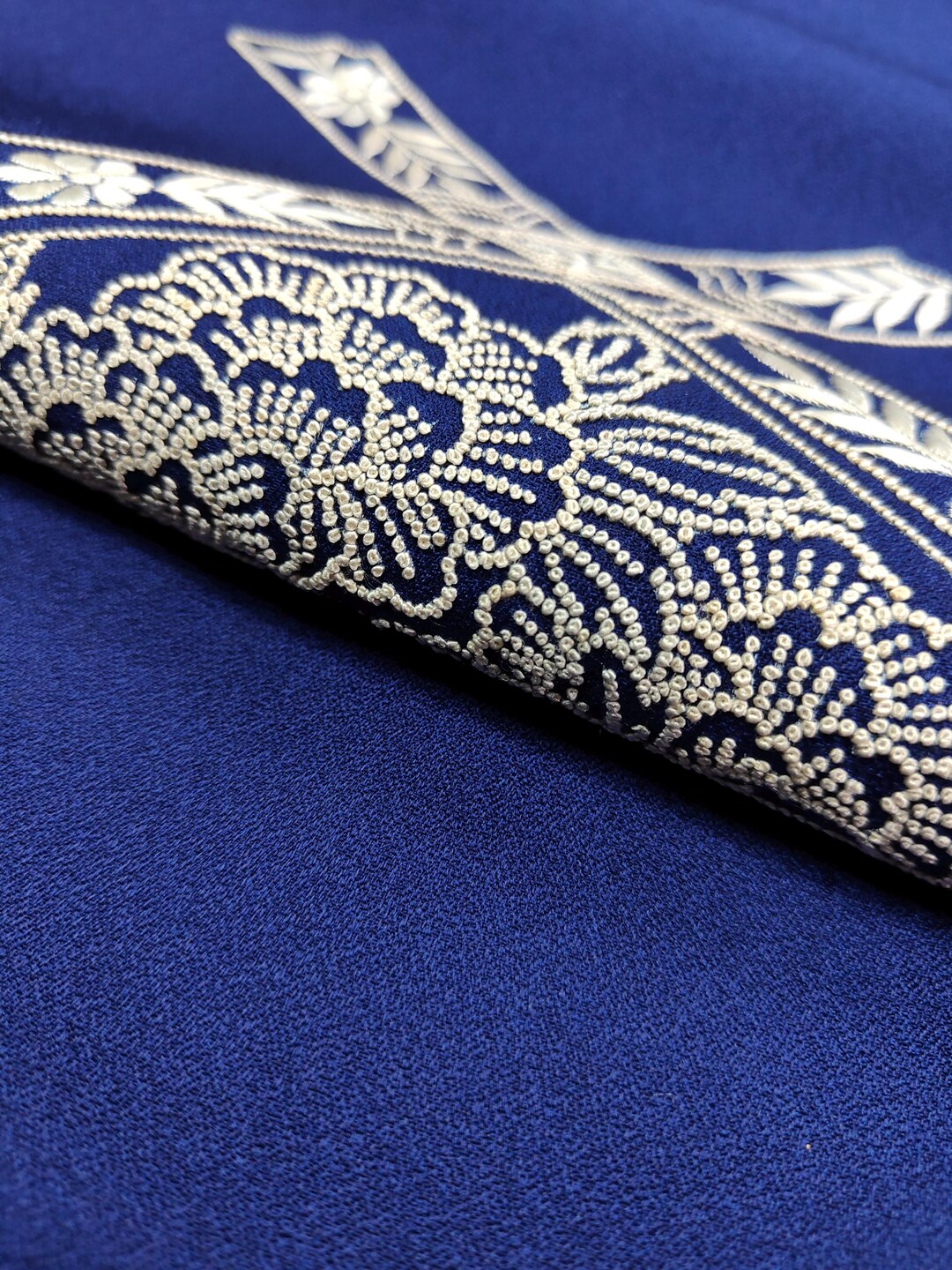 Vintage Japanese Kimono Fabric used Silk Sagara-embroidery Floral ...