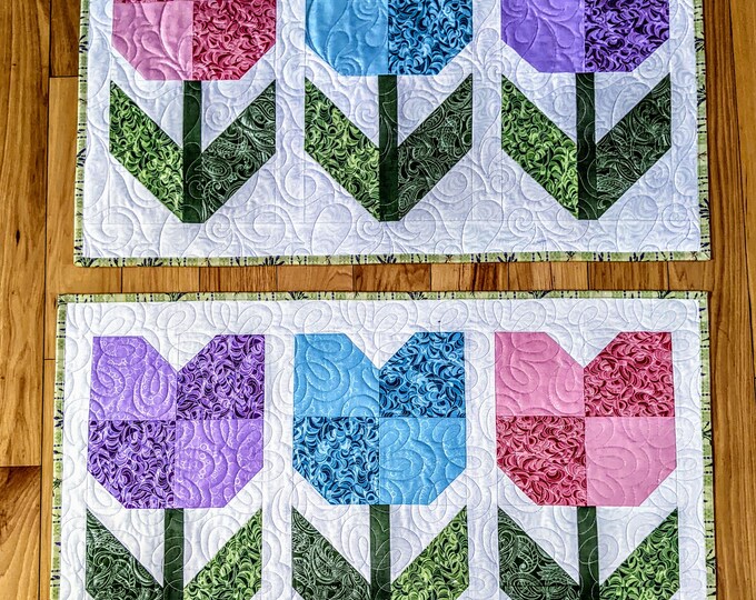 Quilted Table Topper, Spring Table Topper, Tulips - Etsy