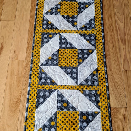 PDF Pattern for Friendship Star Table Runner - Etsy