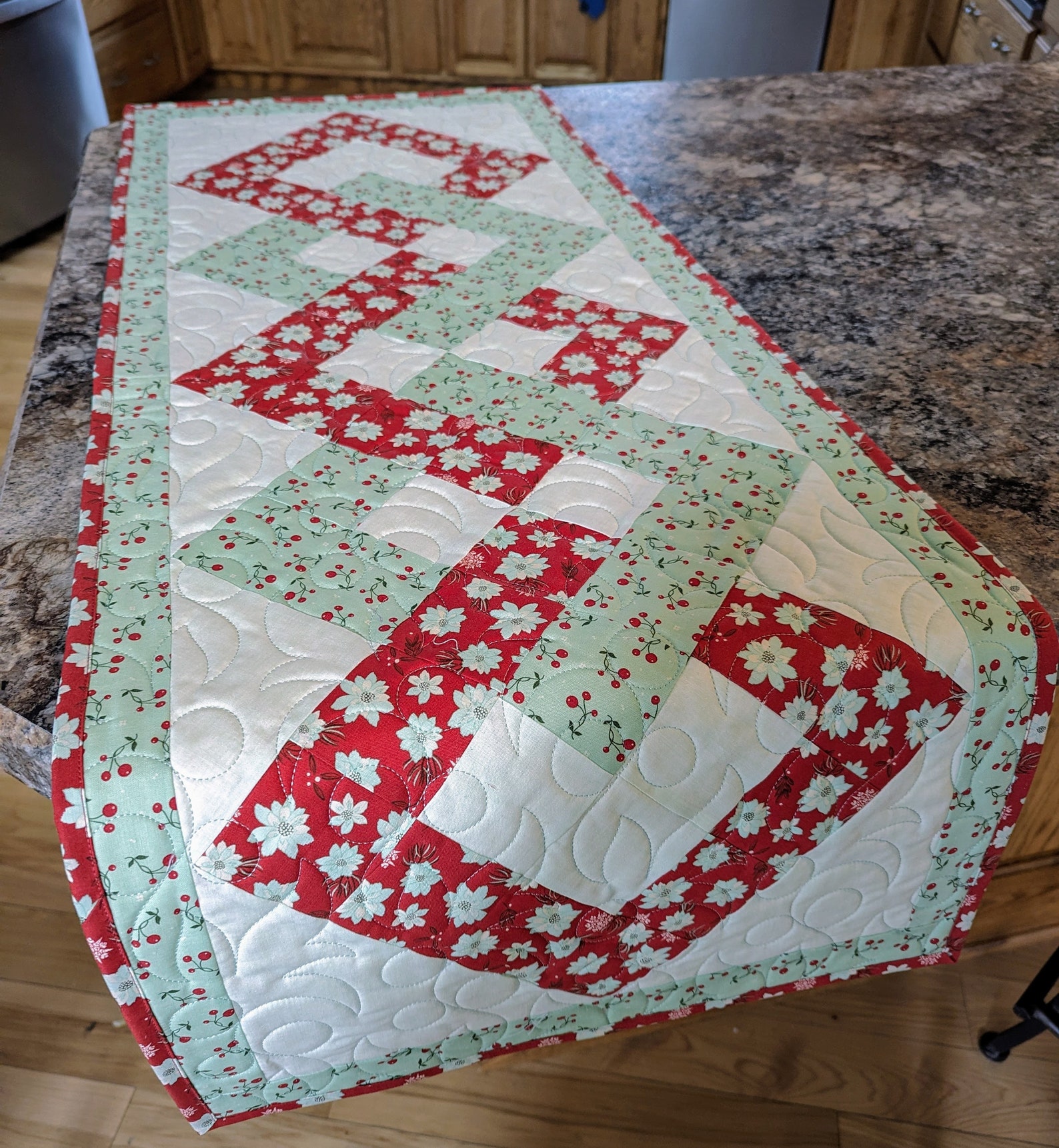 Red and Green Quilted Table Runner, Table Runner With Interlocking ...