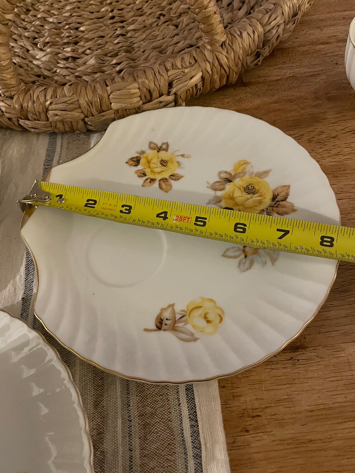 3 Shell/fan Shaped Saucers With Tea Cups - Etsy