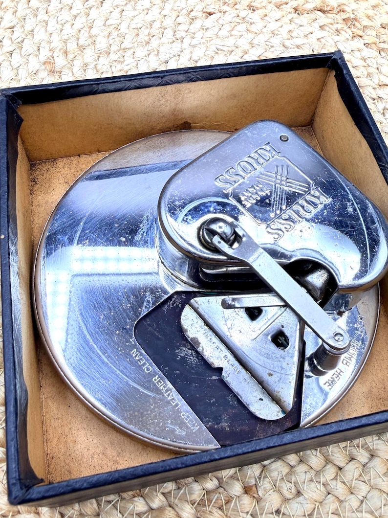 Vintage Kriss Kross Razor Blade Sharpener Metal Stropper Barber Tool ...