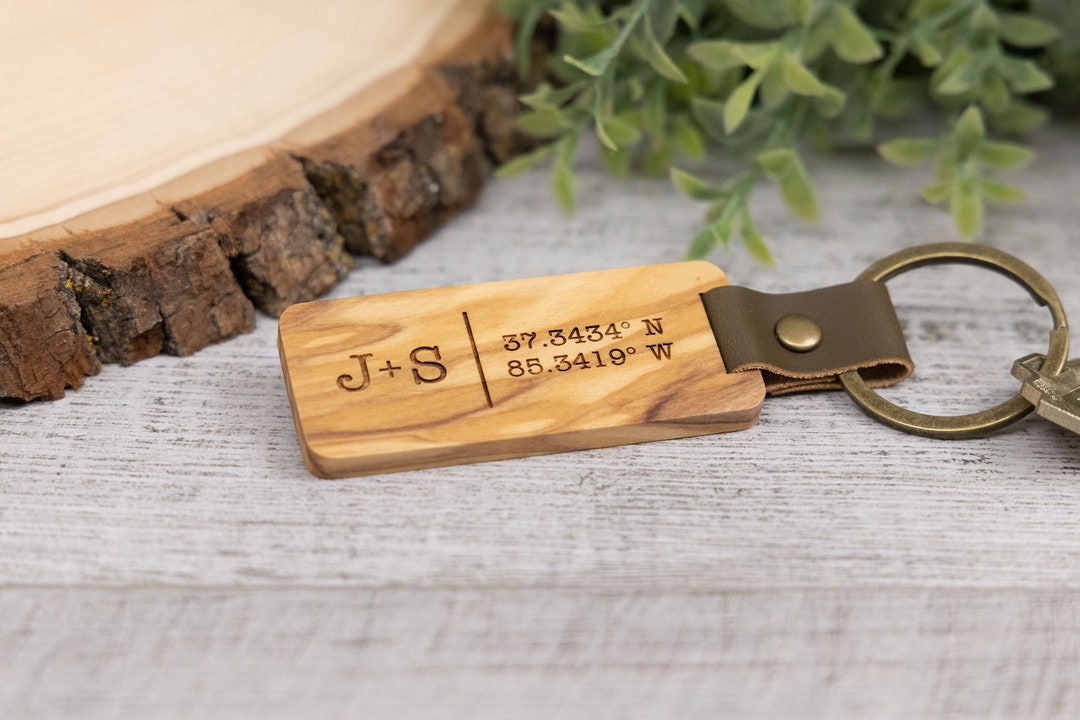 Personalized Wood Key Chain, Anniversary Gifts, Engraved Keychain, 5th ...