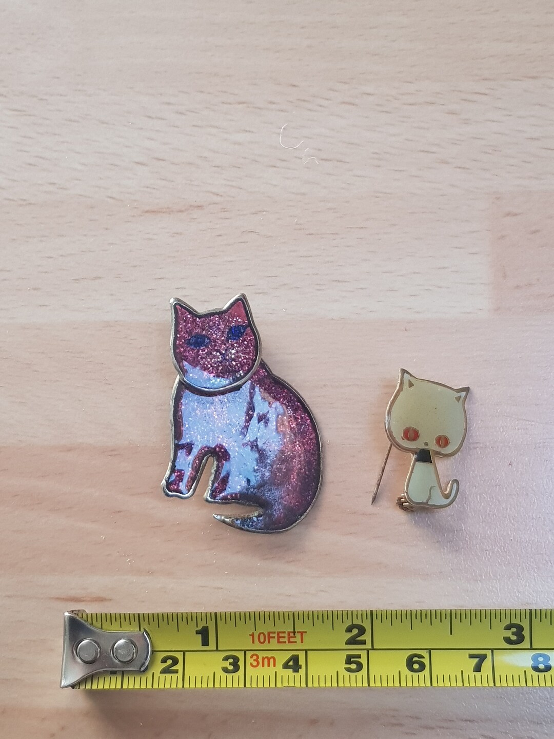 Vintage Kitsch Cat Badges Retro Pieces Unusual Design Pieces Feline ...
