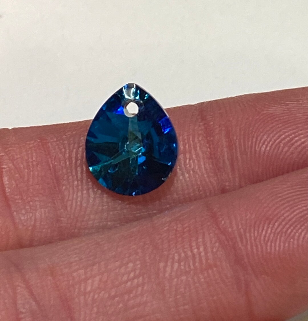 5 Crystal Bermuda Blue Teardrop Pendant Charms (20998) - Etsy