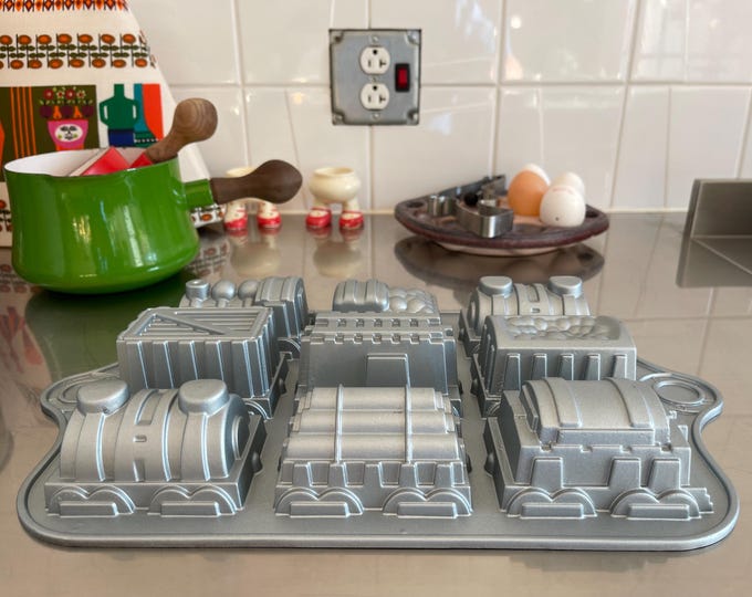 Nordic Ware Train Cake Pan Mold Cup Cast 9 Train Cars Aluminum - Etsy