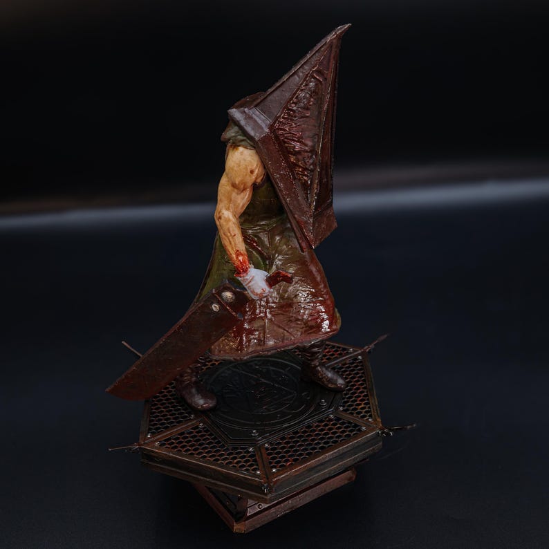Pyramid Head Statue: Silent Hill Horror Collectible (hand-painted) - Etsy