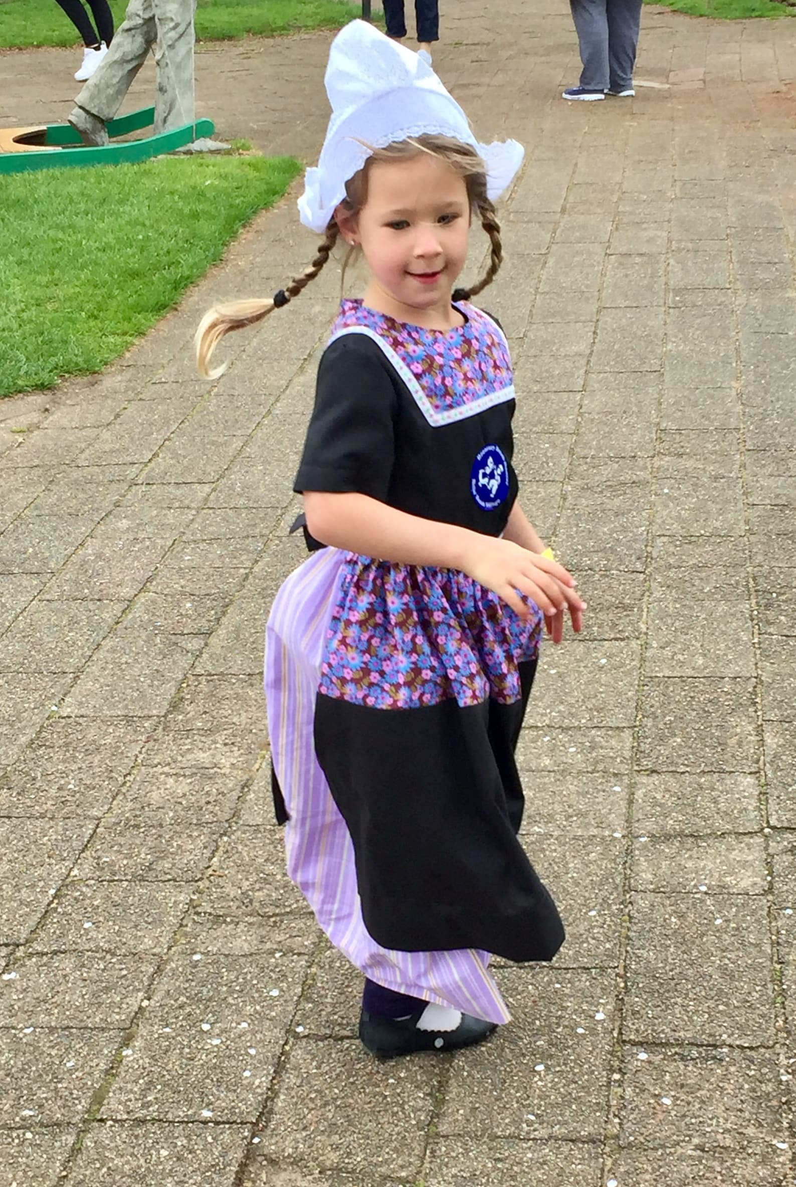 Dutch Costume for Girls - Volendam Costume - Etsy
