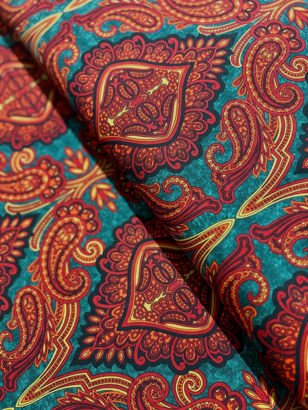 Aruba - Paisley Red Green Fabric by Jinny Beyer - Cotton Fabric - Etsy
