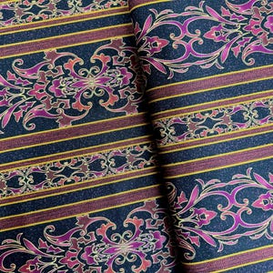 Border Basics Carnival Scroll Black/burgundy Fabric – Jinny Beyer ...