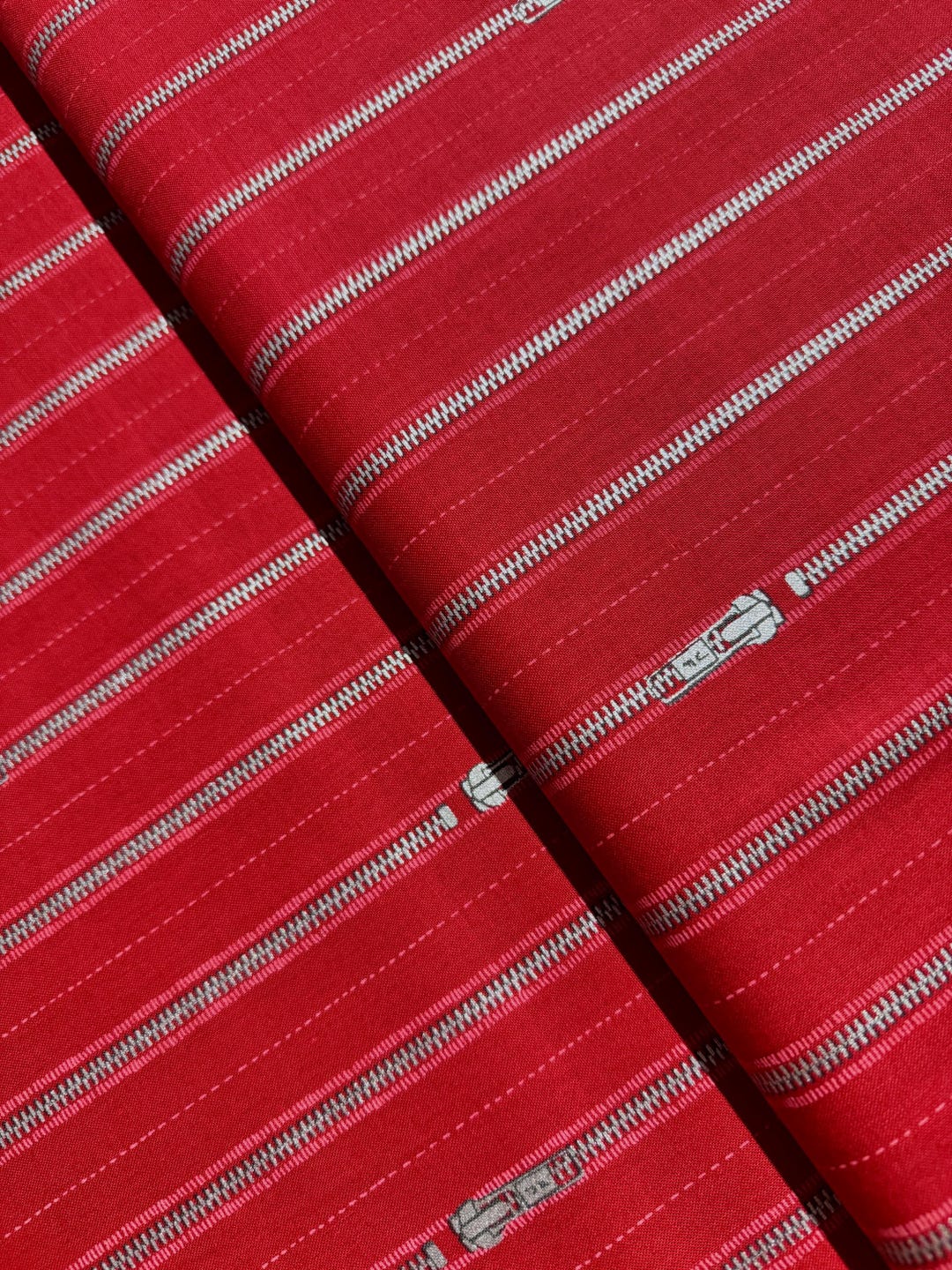 Flaming Red Metallic Cotton Fabric - Jamie Fingal, RJR Fabrics - Etsy