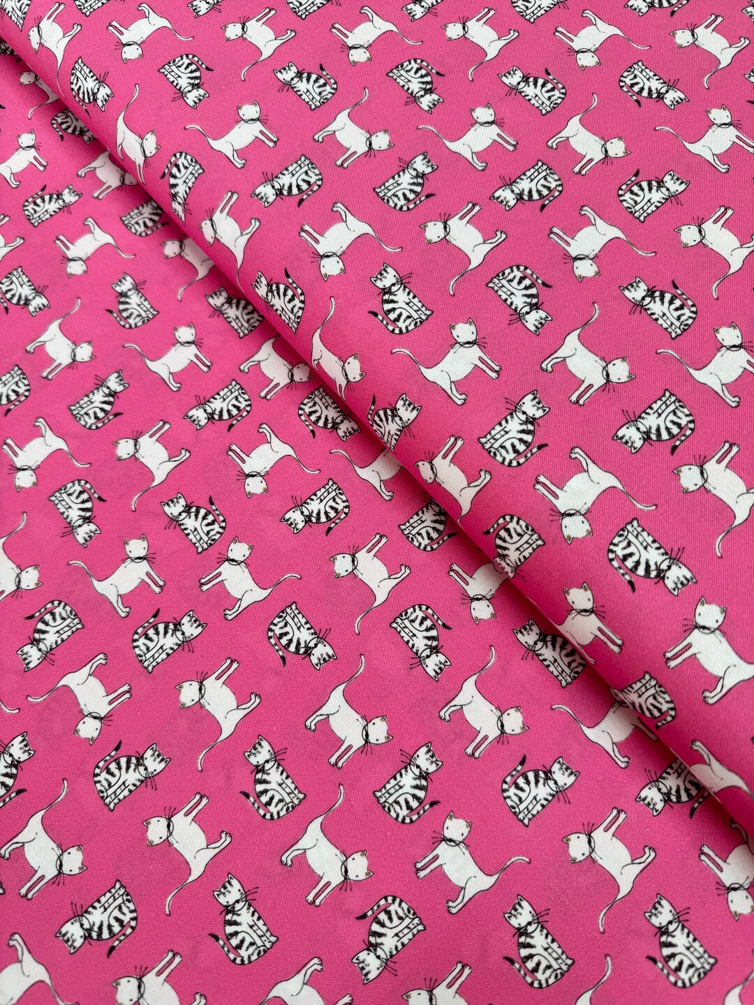 Hot Pink Cat Print Fabric: 100% Cotton Quilting Fabric - Etsy