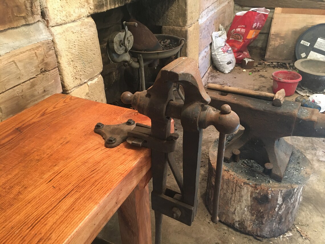 VINTAGE CARPENTER / Blacksmith Workbench - Etsy