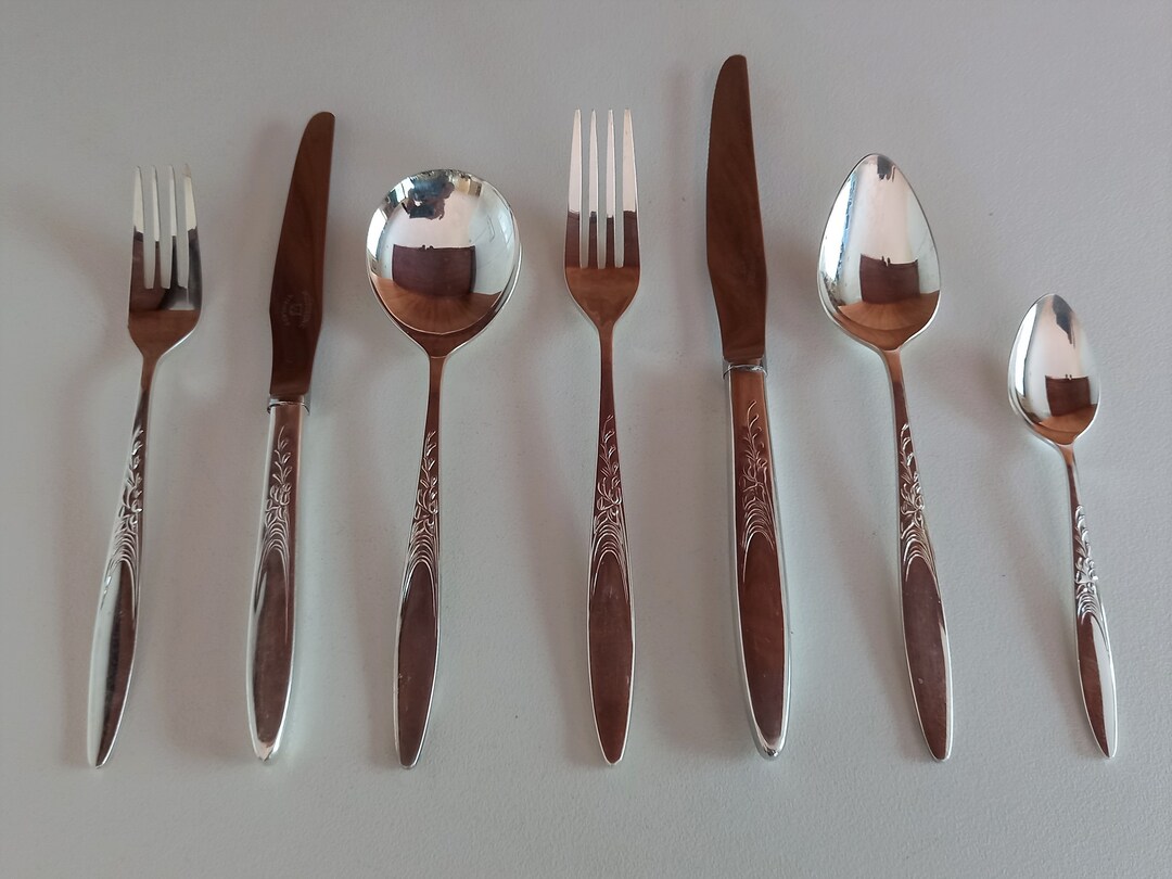 Vintage 44 Piece 6 Place Setting Silver Plated Cutlery Set & 2 Large ...