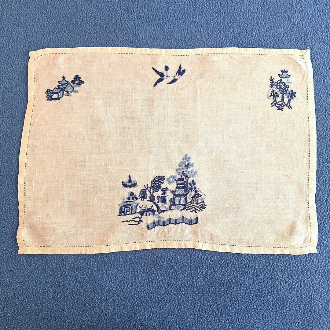 Vintage Hand Embroidered Blue Willow Pattern Linen Tray Cloth ...