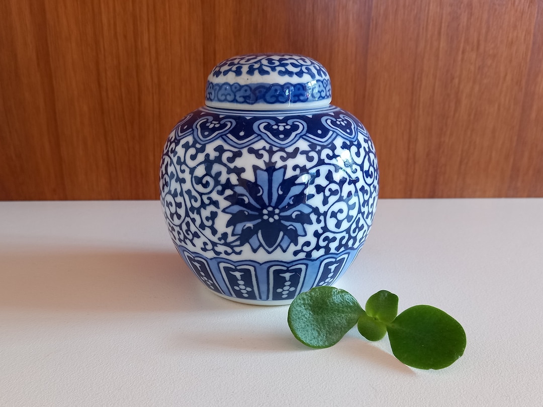 Vintage Blue and White Ginger Jar / Porcelain Ginger Jar / Ginger Jar ...