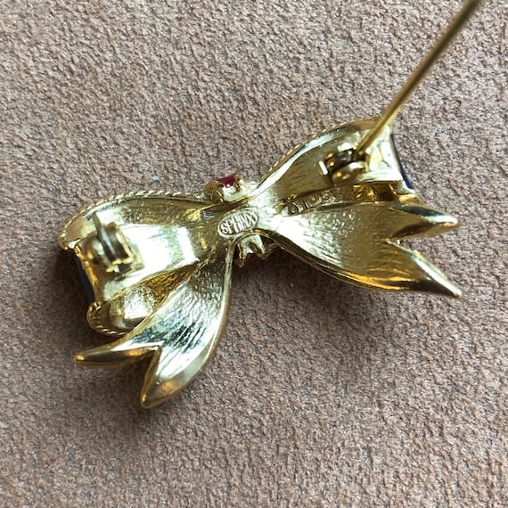 VINTAGE SPHINX Brooch - Small Black Knot - Gem