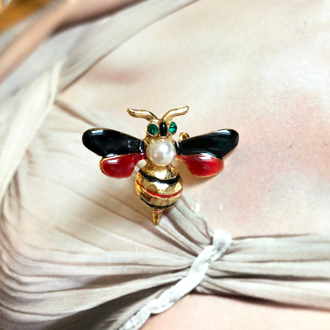 VINTAGE Brooch Black Red Bee - Etsy