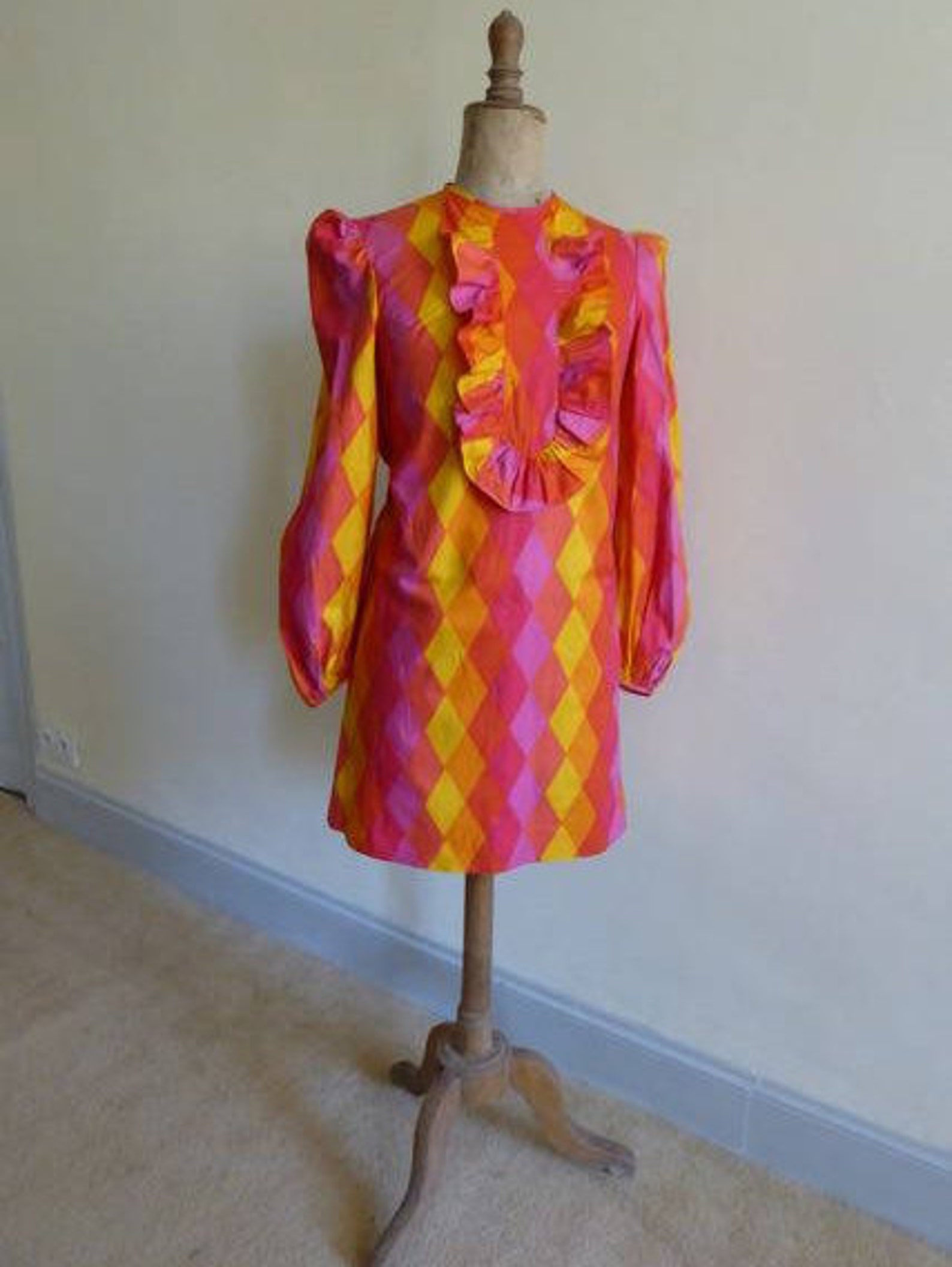 1960's Mini Dress by Susan Locke - Etsy