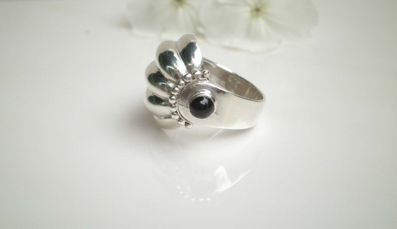 Vintage Signed DSE 925 Sterling Silver Scalloped Ribbed Dome Onyx Ring ...