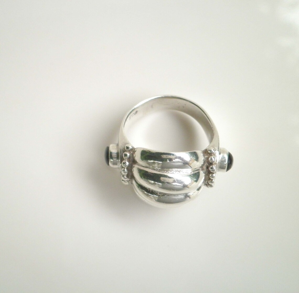 Vintage Signed DSE 925 Sterling Silver Scalloped Ribbed Dome Onyx Ring ...