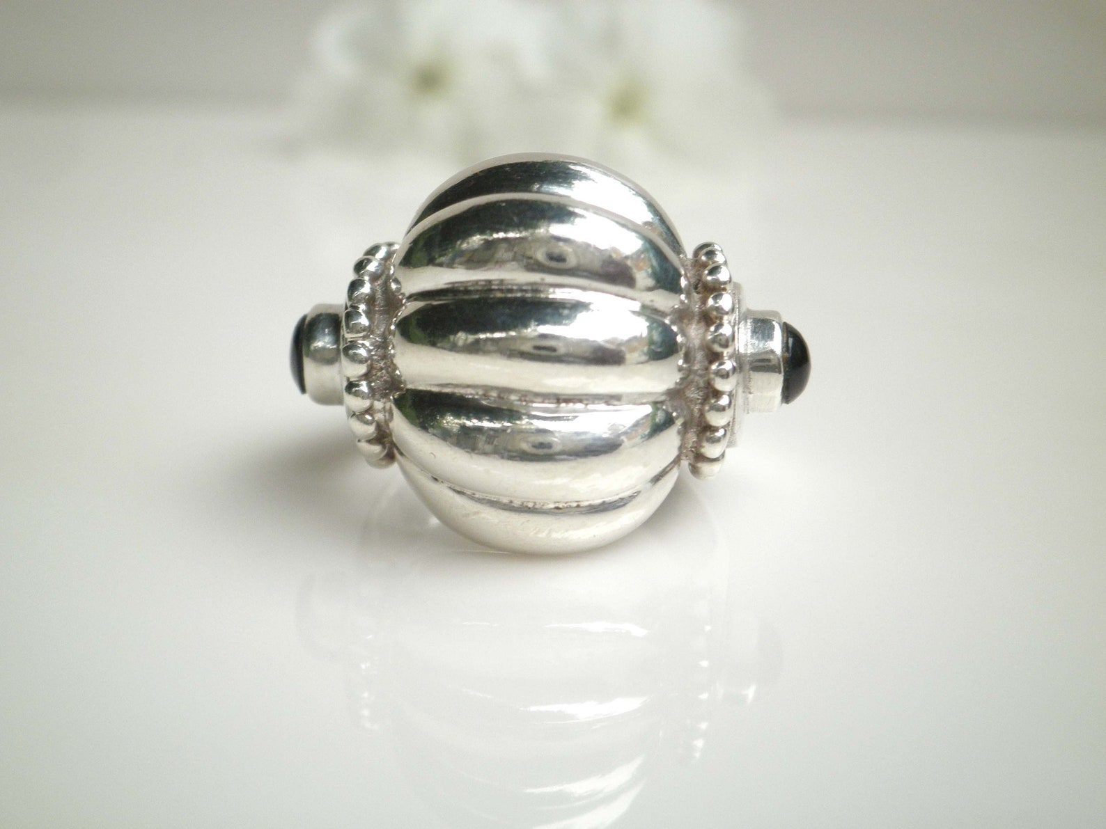 Vintage Signed DSE 925 Sterling Silver Scalloped Ribbed Dome Onyx Ring ...