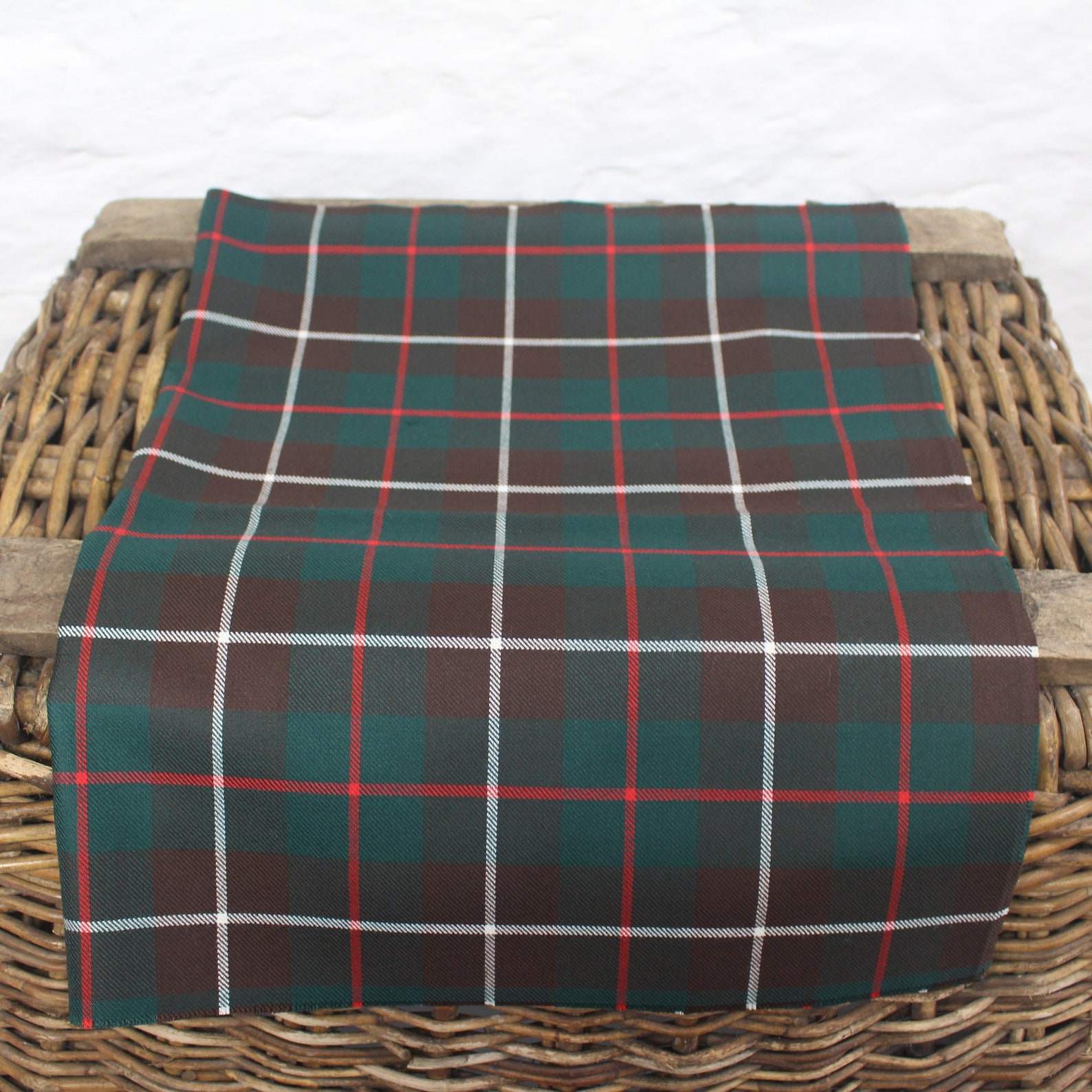 Pre-cut - Mackinnon Hunting *modern* Scottish Tartan - Fat Quarter ...