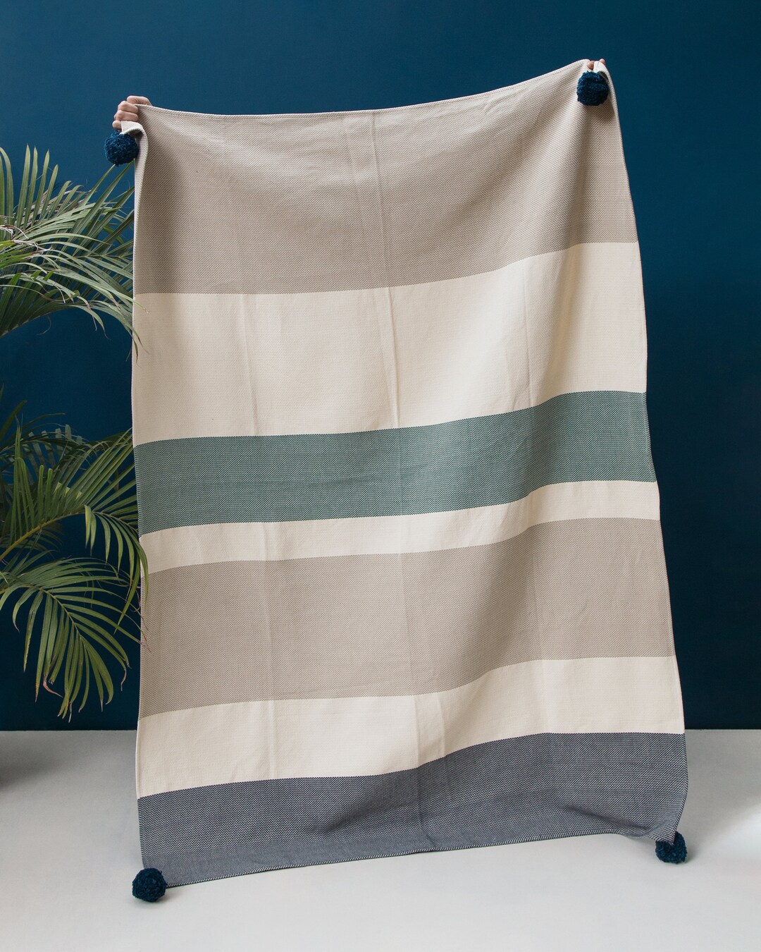 Multicolor Egyptian Cotton Handloomed Pompom Throw Sofa Throw Blanket ...