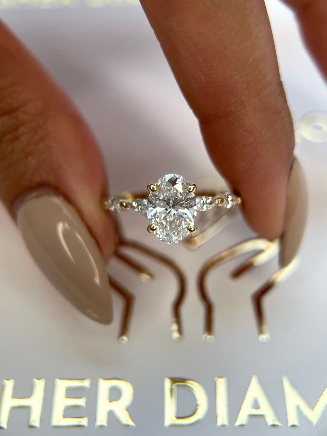 Buy 2 Carat E Color VVS2 Clarity IGI Certified Lab Grown Oval Cut ...